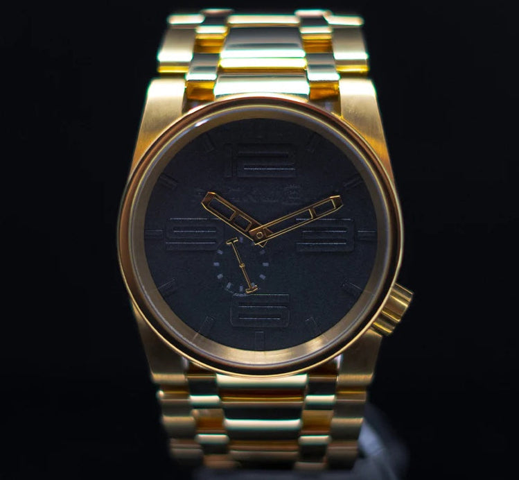 The Bigger the Better: 5 Benefits of Large Watch Faces